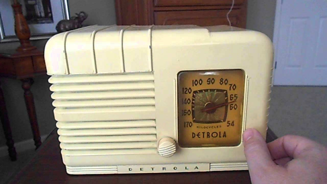 1942 Detrola 420/441 (Rare Model) - YouTube