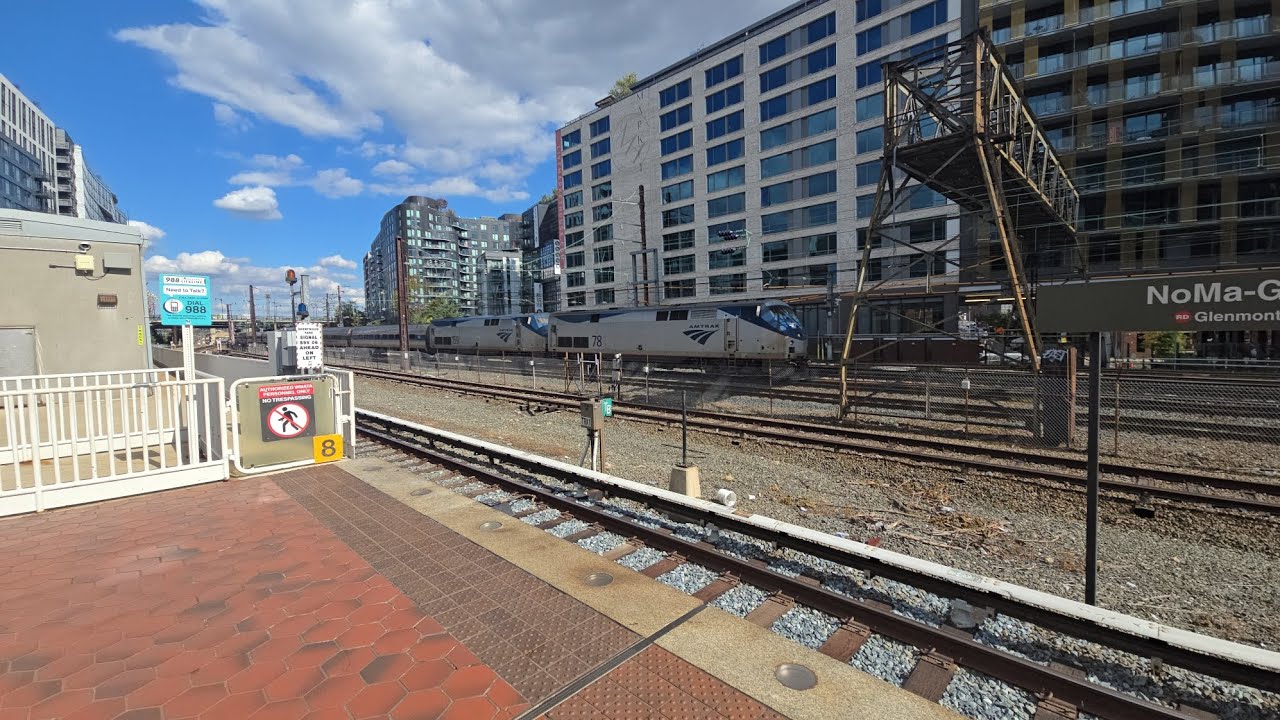 P42DCs 78 and 159 lead Amtrak Floridian Train 41 in Washington, DC ...