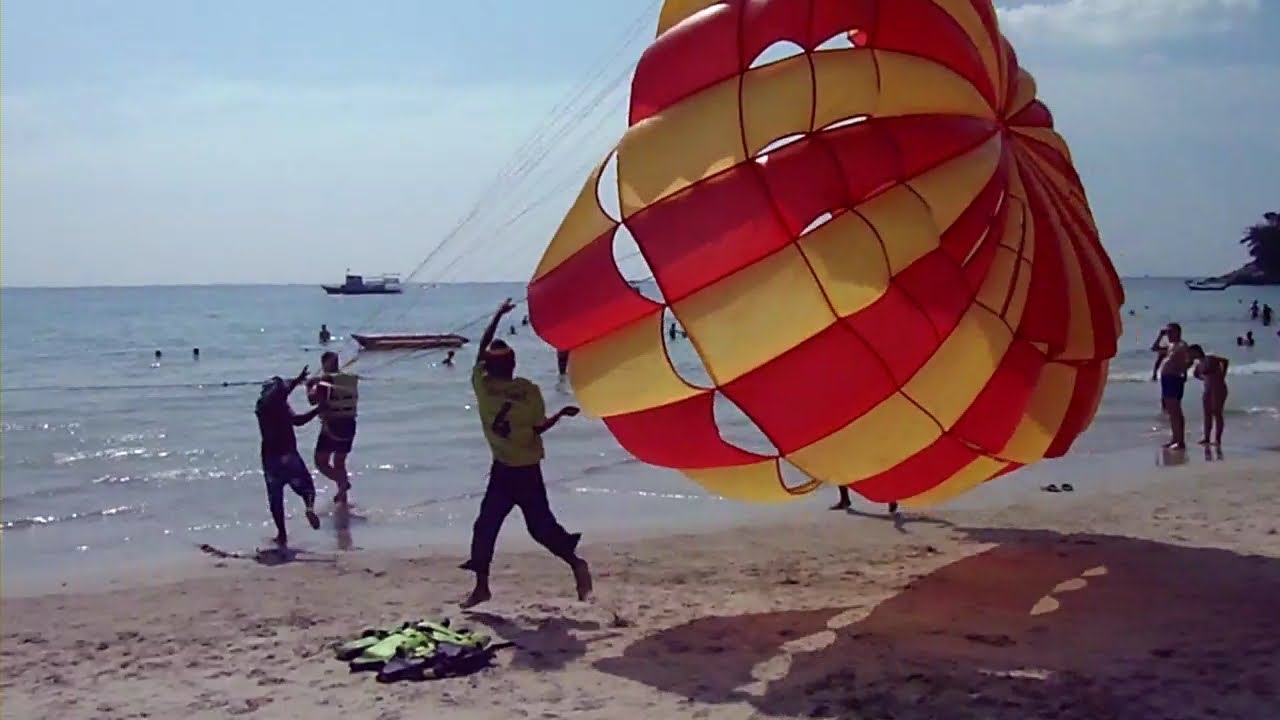 Parasailing on the beach in Thailand (Phuket) - YouTube