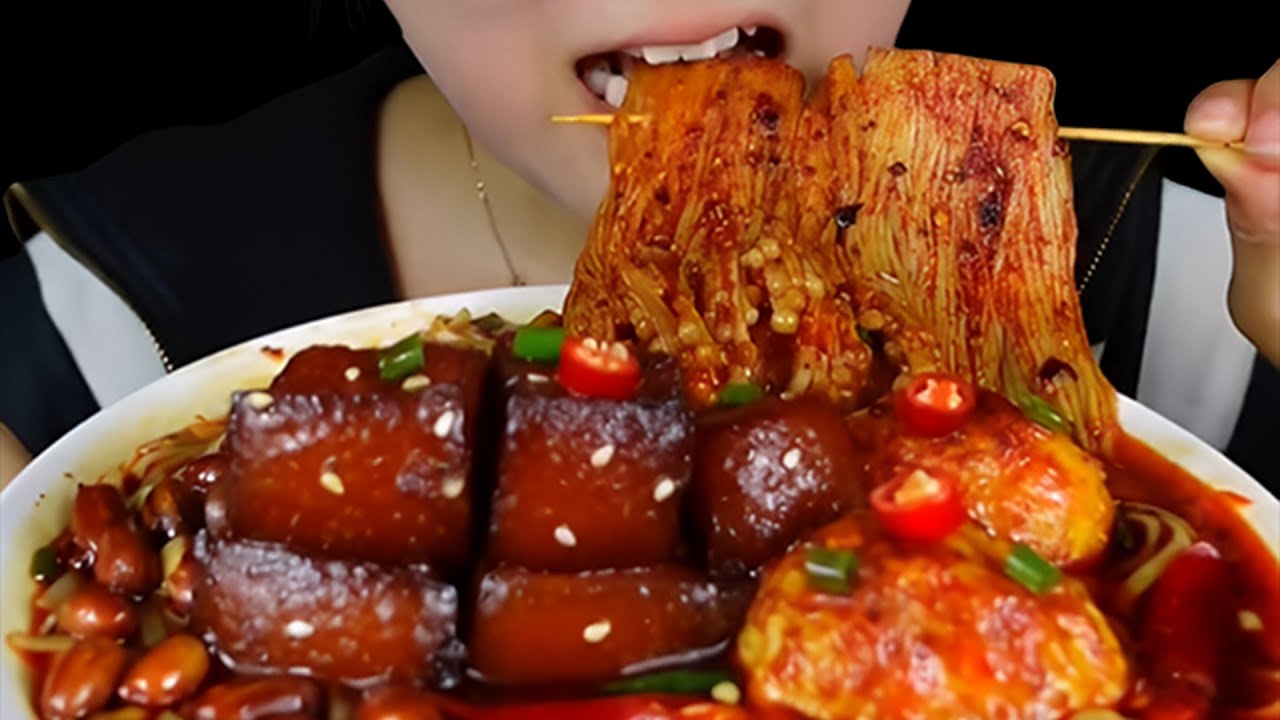 Eating spicy pork belly with spicy noodles Mukbang Asmr - YouTube
