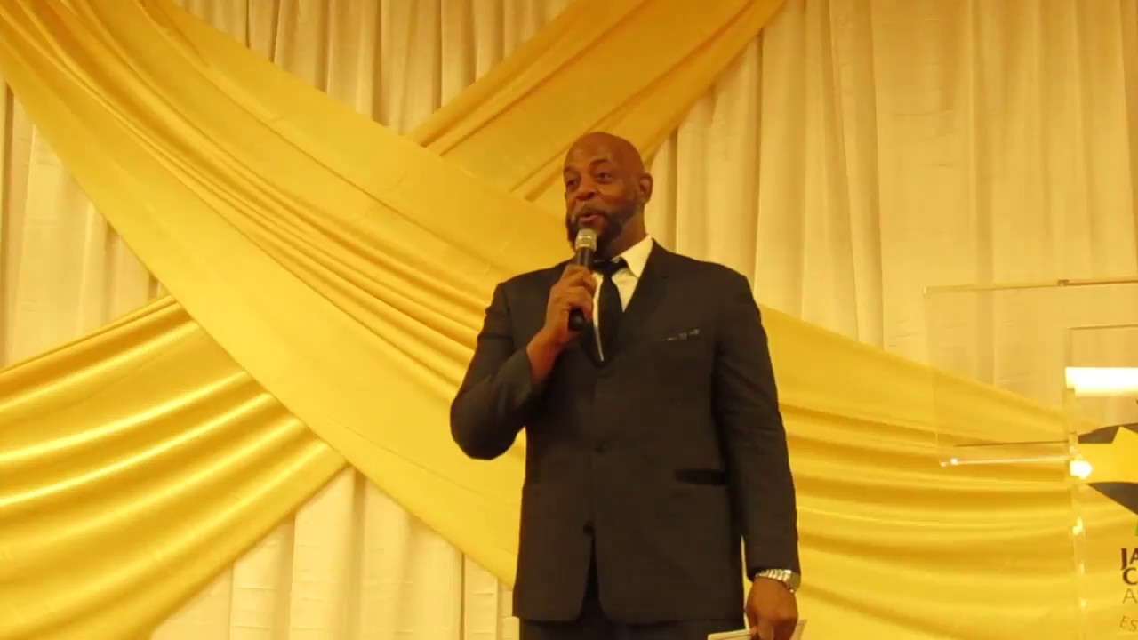 Kingsley Gilliam Receiving the Legend Award - YouTube