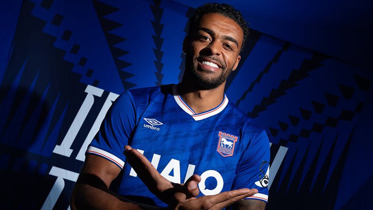KOA lowdown: Insight on Ipswich Town’s new signing Darnell Furlong - YouTube