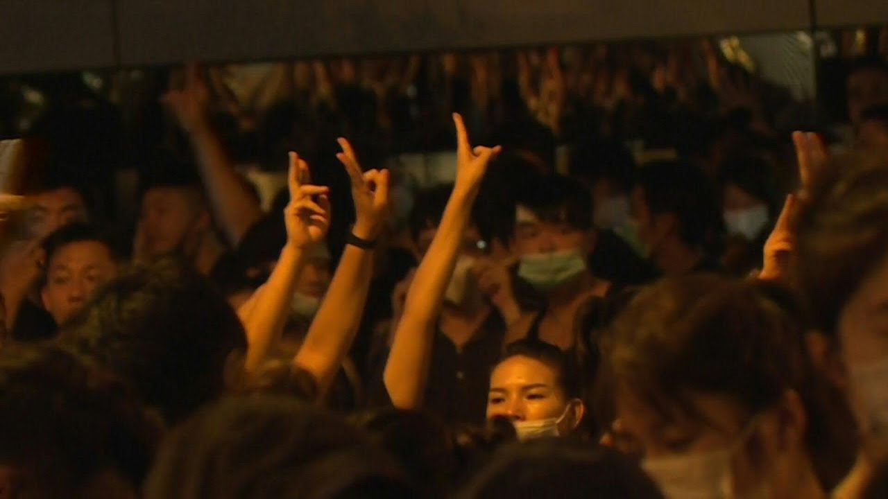 Protest savvy: Hong Kong youngsters invent hand signals | AFP - YouTube