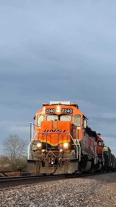 Beast of a K3 - BNSF 2240 - YouTube