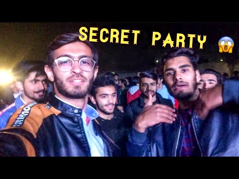 sobi n Moiz Dance In Public 😱 // Ft. Dj Kantik Live Show In Gujranwala// Hannanjumbo a vlogger