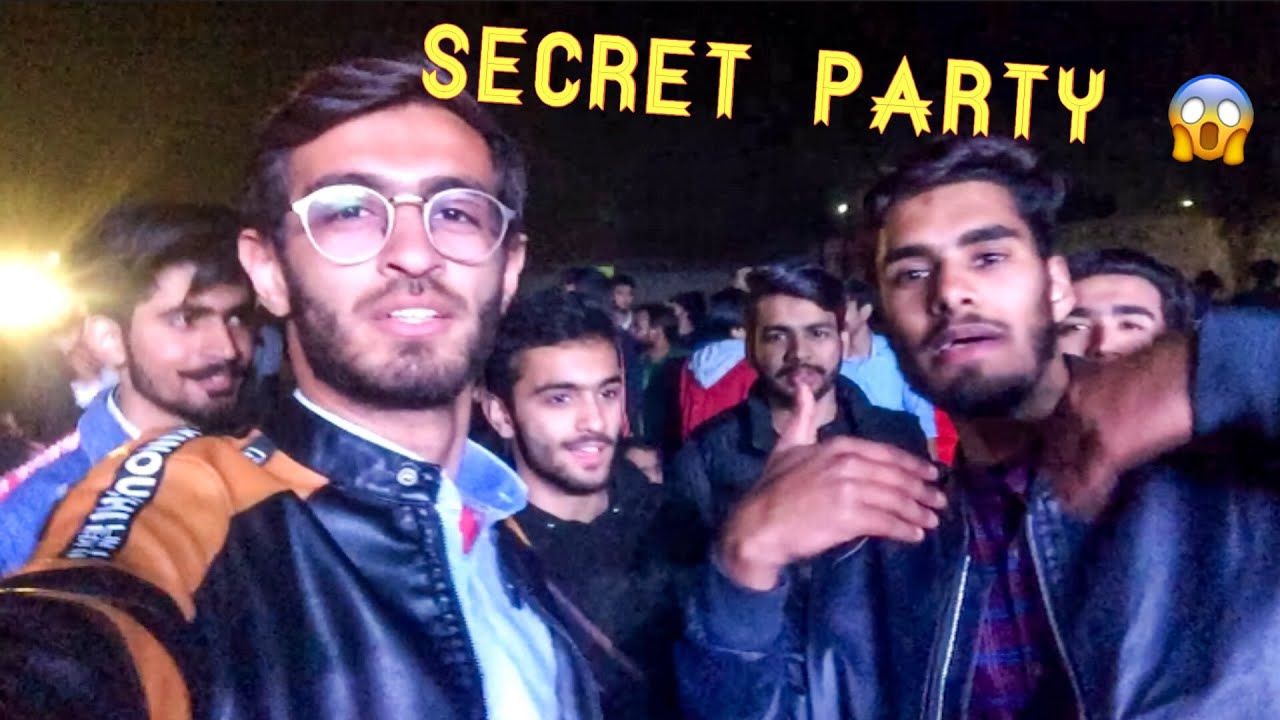 sobi n Moiz Dance In Public 😱 // Ft. Dj Kantik Live Show In Gujranwala ...