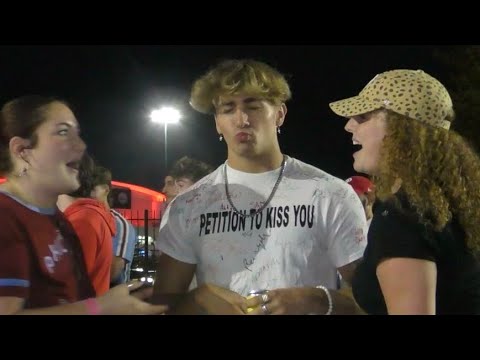 Kissing moms at the Phillies game!
