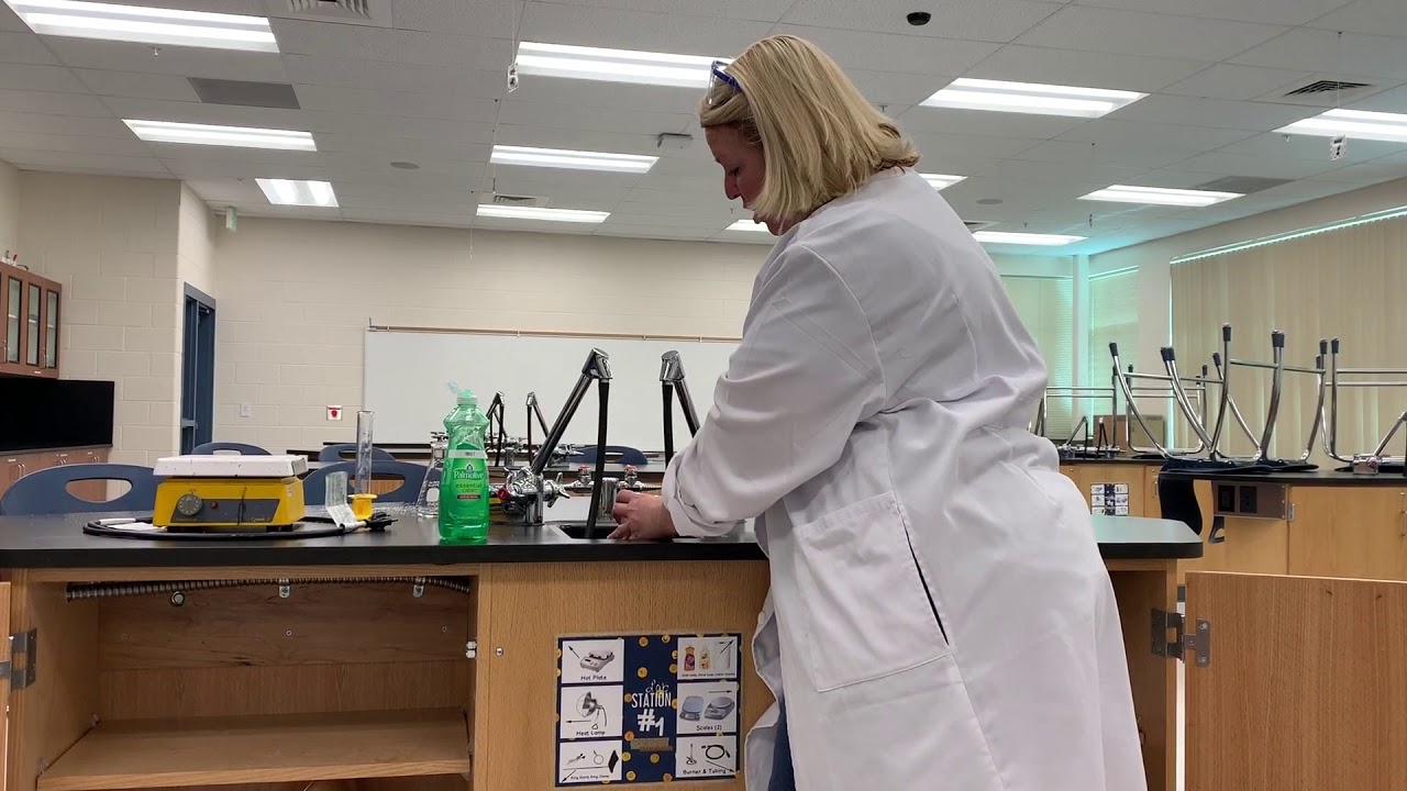 How to clean up after a lab - YouTube