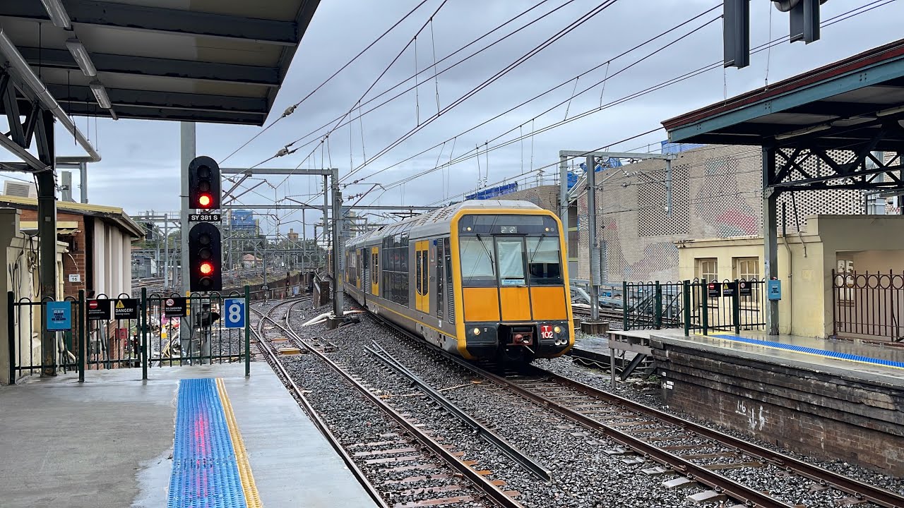 Sydney Trains: T102 + T101 arriving at Central - YouTube