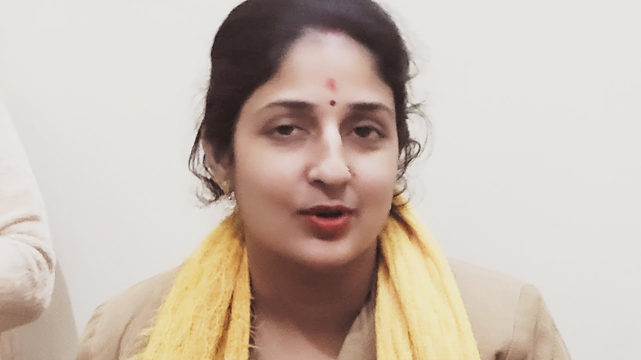 my first live chat question & answer - YouTube