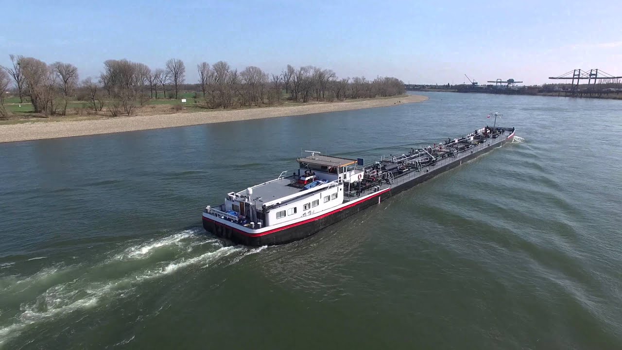 Scheepvaart op de Rijn - YouTube