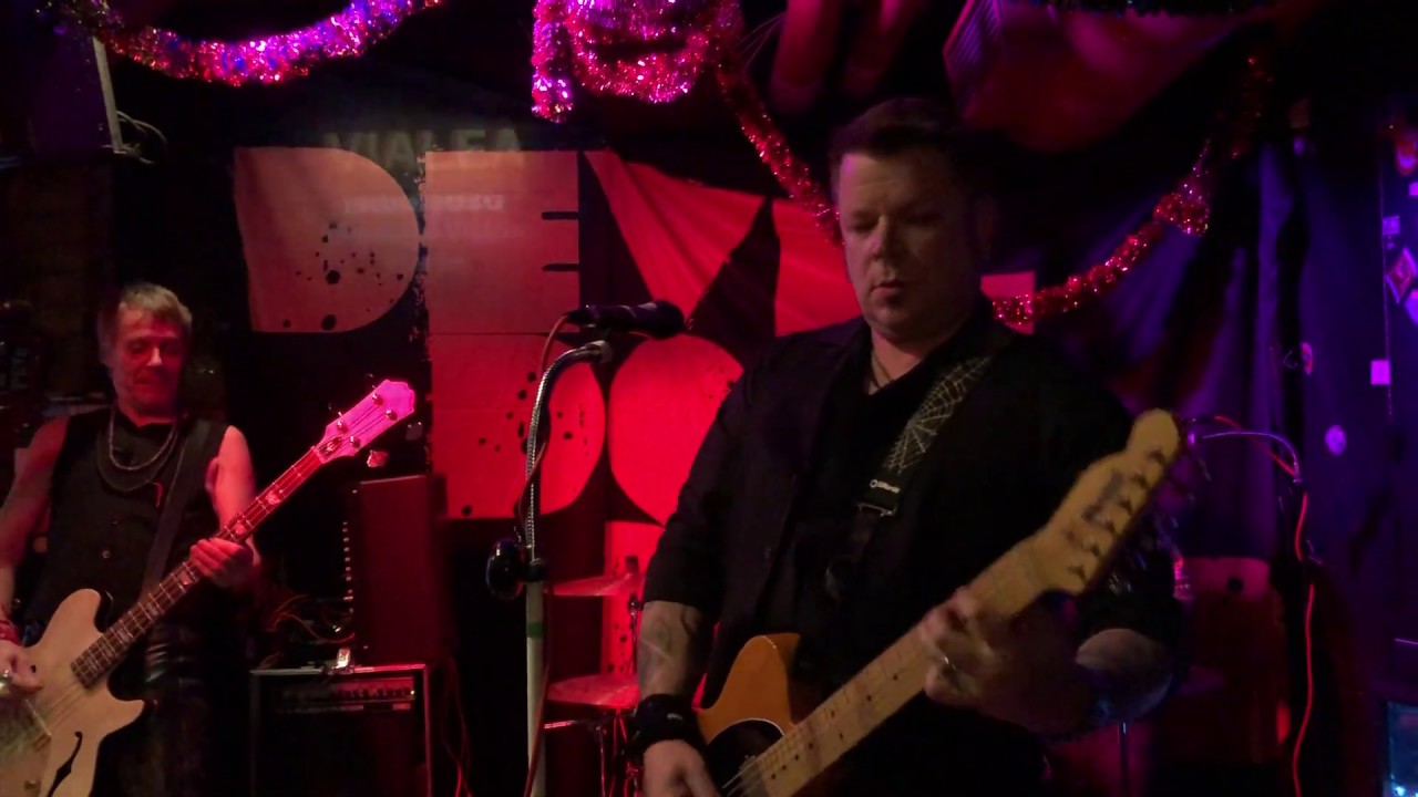Devil Dog Road - Darling darling (Dräckes, Värmby) live at Bar Base ...