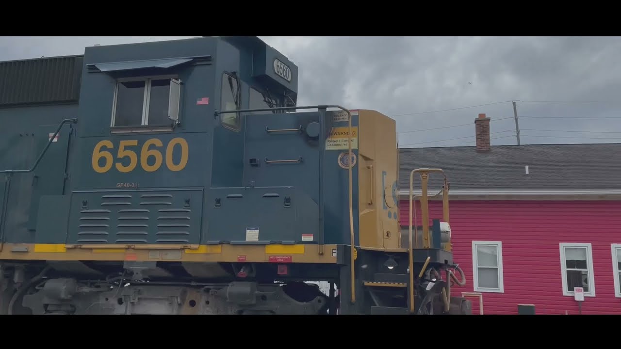 [4K] 2 trains on the CSX Plymouth Sub in Plymouth, Michigan - YouTube