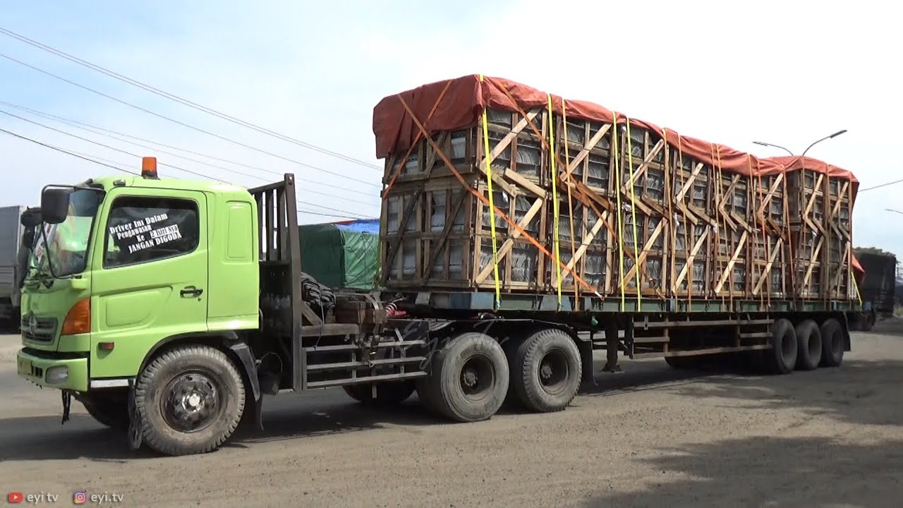 211224 TRUCK TRAILER MUATAN BERAT - YouTube