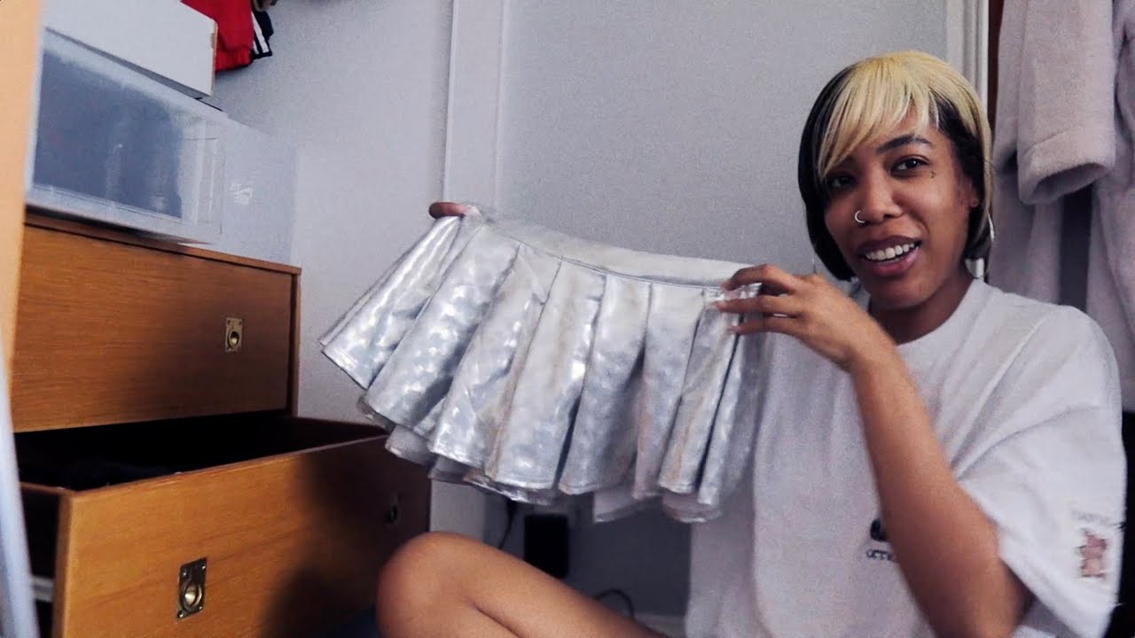 OUT WITH THE OLD IN WITH THE NEW | Closet Clear Out | Clothing Haul ...