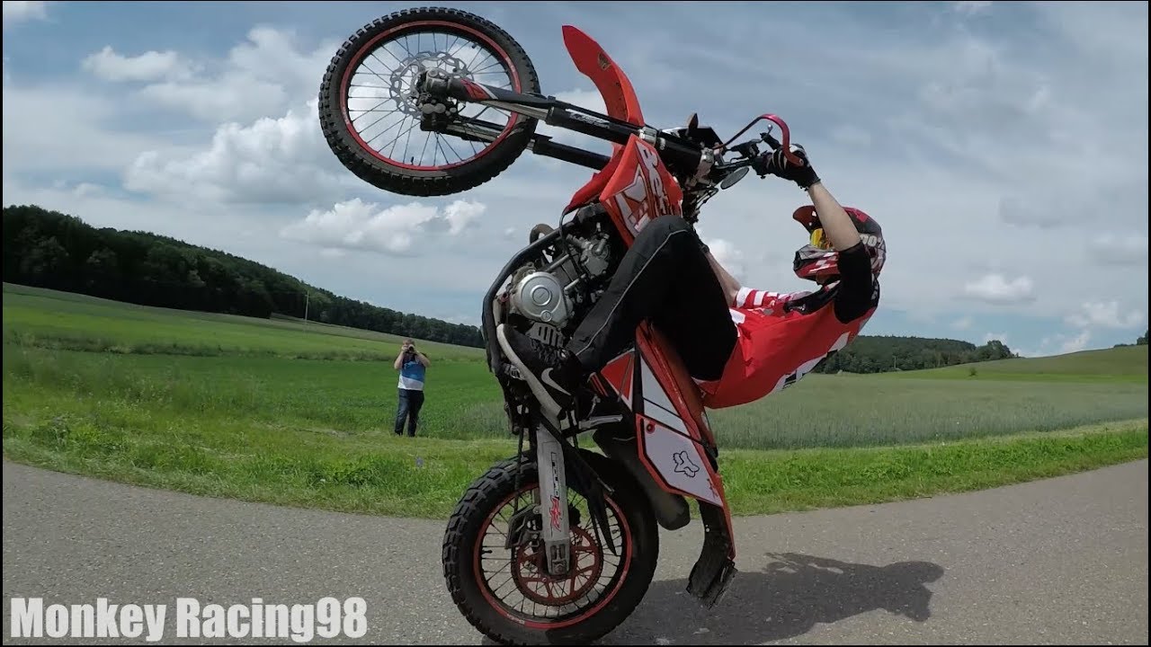 It´s Crewlife | Wheelies | Stunt | Lifestyle | Monkey Racing98 - YouTube