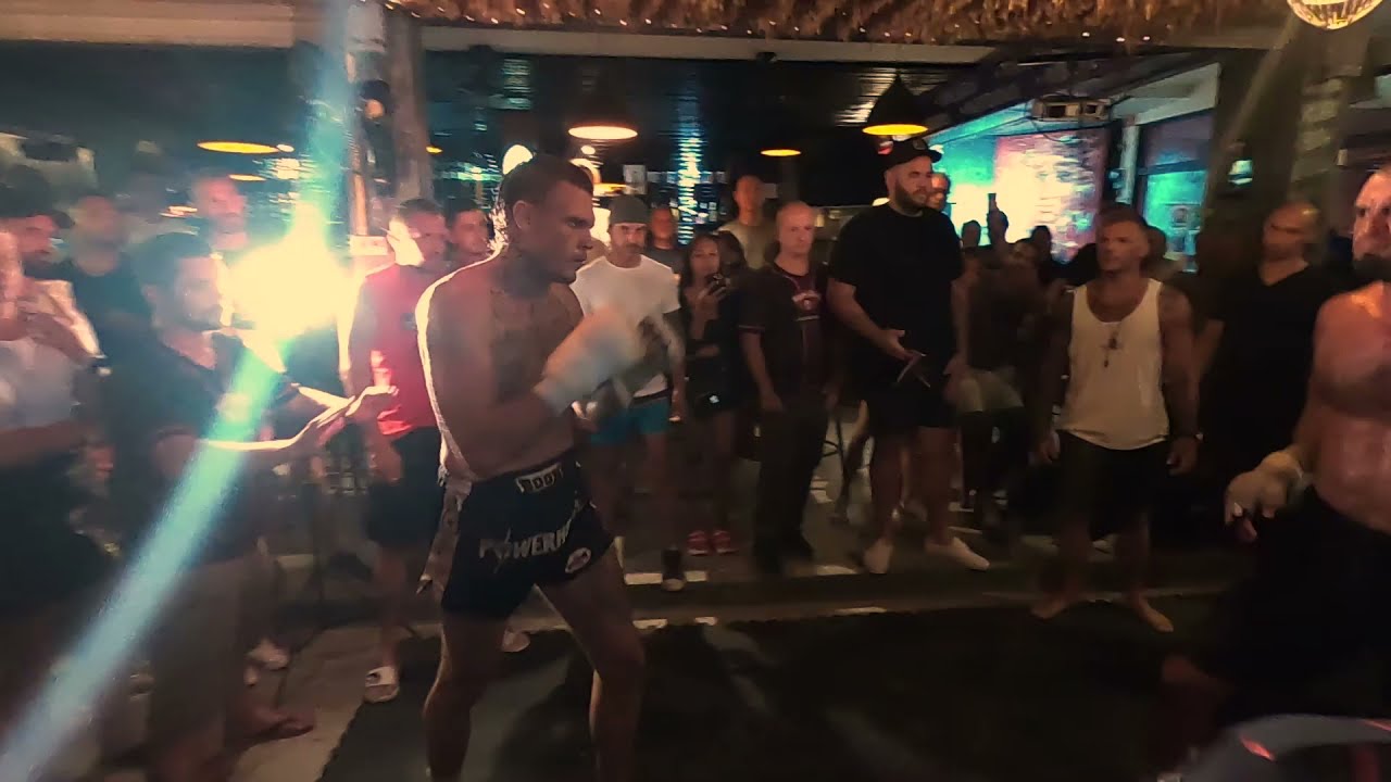 Bar fight Muay Thai Thailand - YouTube