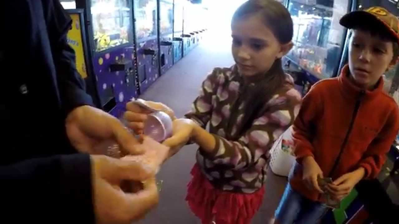 FUN MYSTERY CAPSULE FILLED CLAW MACHINE WINS - TV, IPAD, ITOUCH OR ...