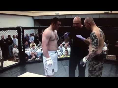 Steven Stringfellow vs Steve Fenwick Coastal Carnage 2010 MMA - YouTube