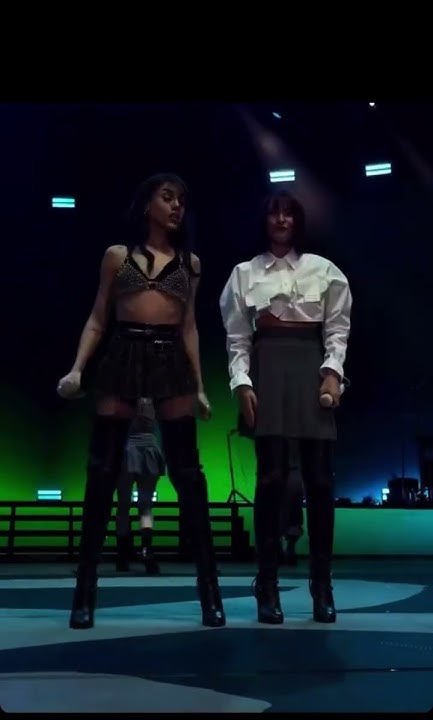 Aitana y Danna Paola cantan “AQYNE” en México - YouTube
