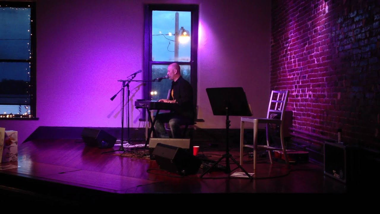 MAKKY KAYLOR Live @ the Mt. Pleasant Grille - YouTube