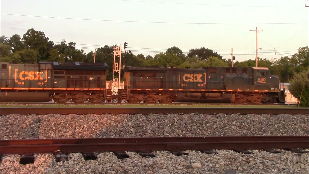 CSX #3470 tows CSX #540 in Corbin yard - YouTube