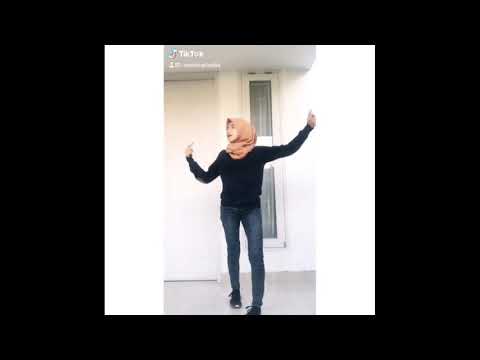 Viral !! Dua cewek Cantik dance Niru Goyangan emot PUBG Mobile