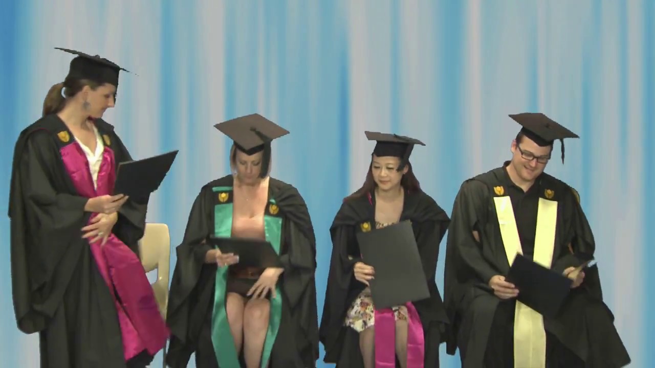 Curtin Graduations Instructional Video - YouTube