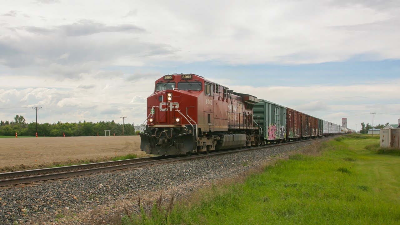 CP Southbound Manifest Train Through Wullerton (Spit*)! Milestone SK - YouTube