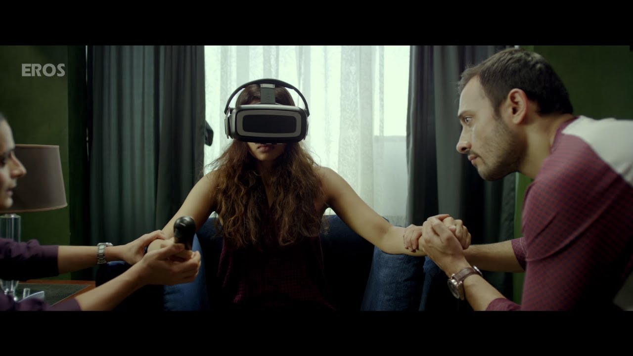 Radhika Apte's eccentric behavior | Phobia - YouTube