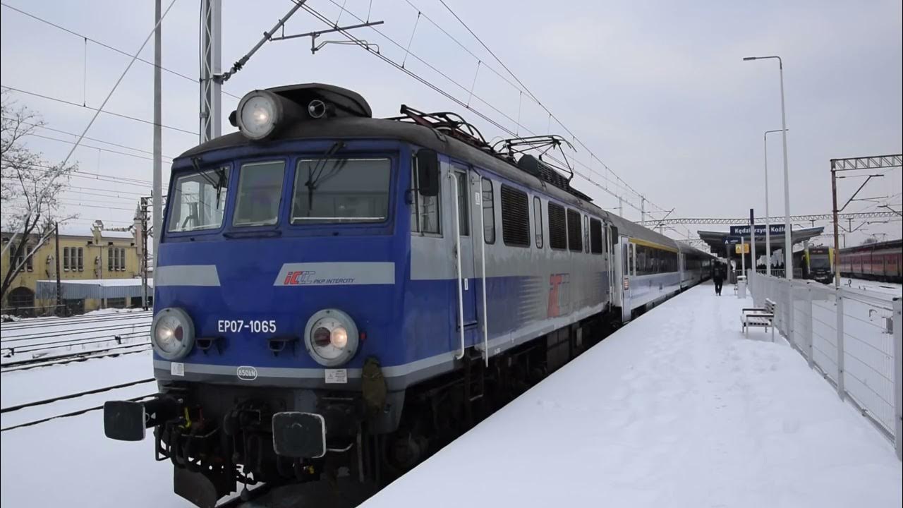 EP07-1065 z IC MATEJKO podczas postoju na stacji Kędzierzyn - Koźle - YouTube