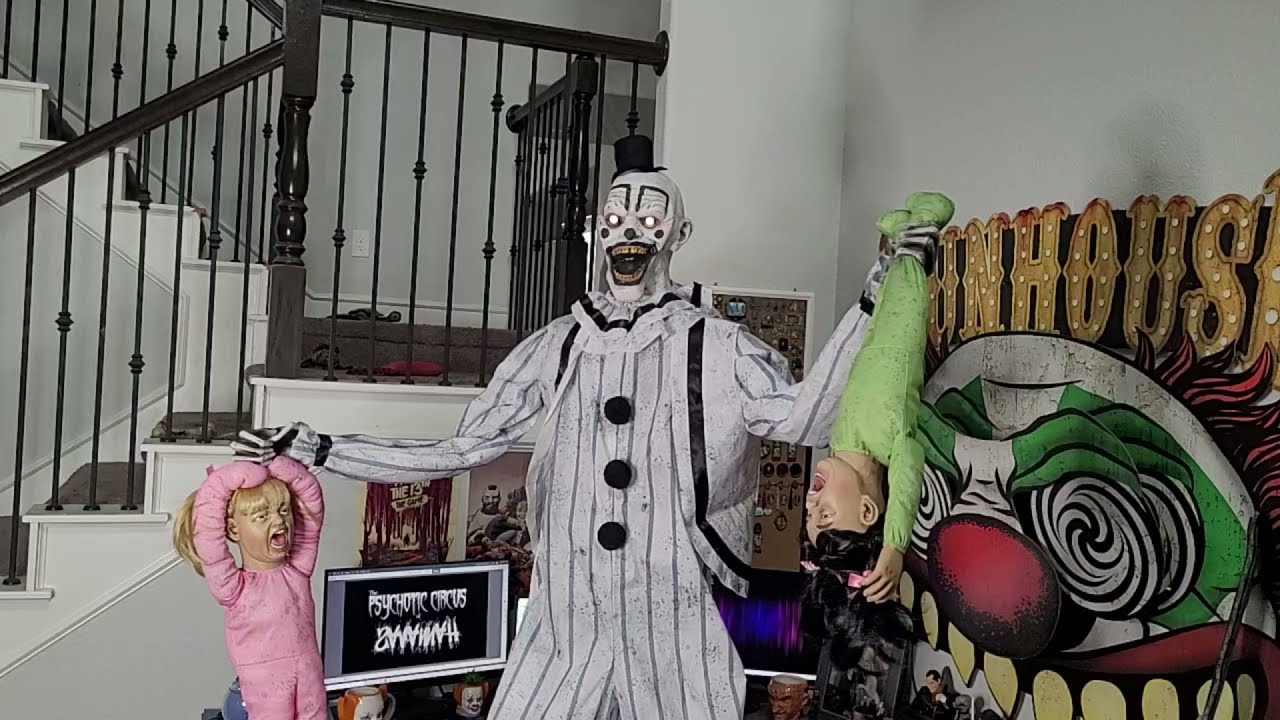 Spirit Halloween - Clowning Around Demo - YouTube