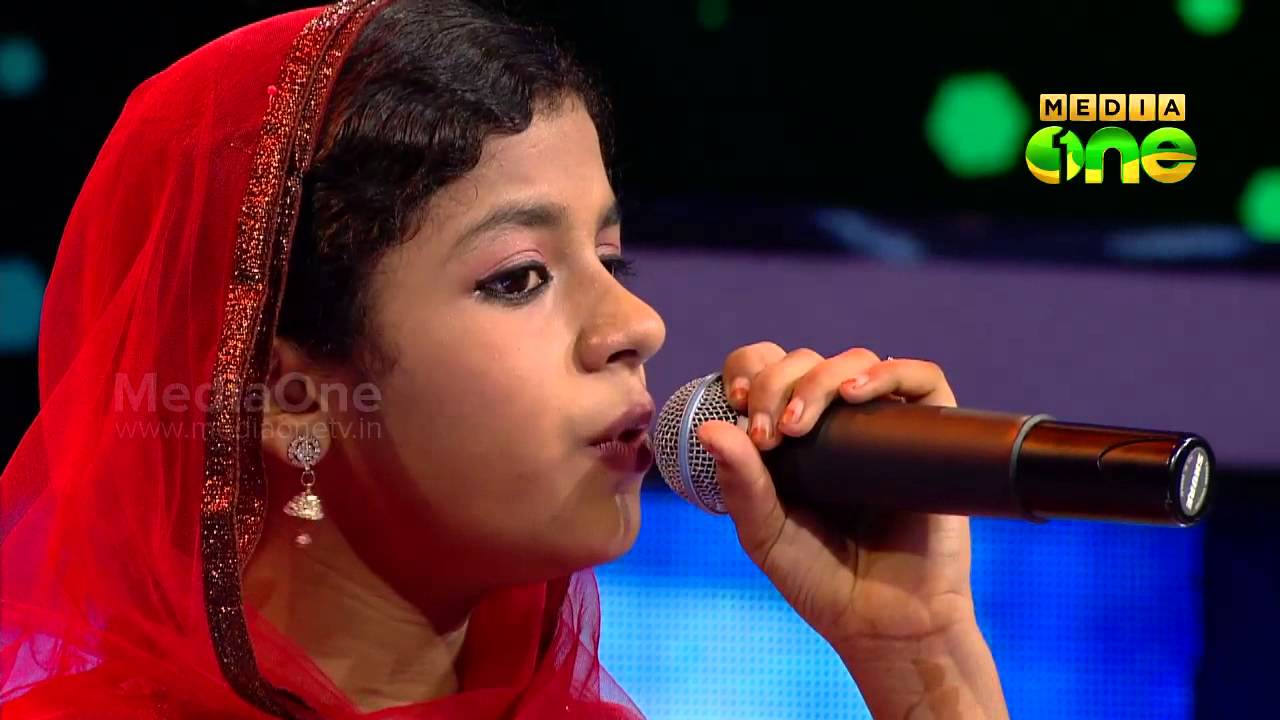 Pathinalam Ravu Season3 Fiza singing 'Bismiyum Hamthum Swalathum' (Epi ...