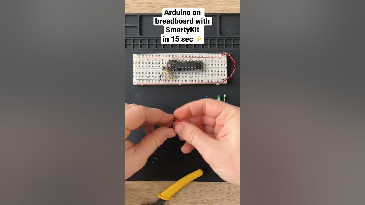 How to build Arduino on breadboard in 15 seconds #diyelectronics #breadboards #arduino # ...