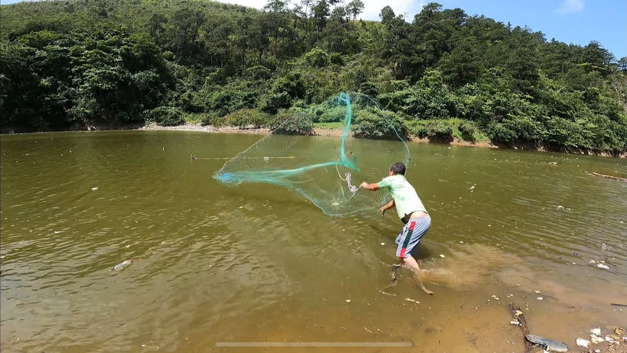 PESCA CON ATARRAYA Y AVENTURA - YouTube