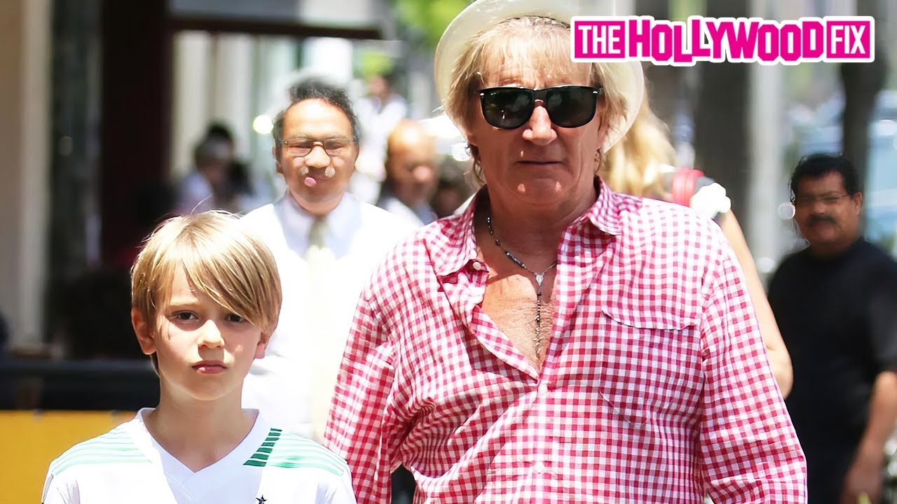 Rod Stewart, Wife Penny Lancaster, Sons Alastair & Aiden Stewart Go Toy ...