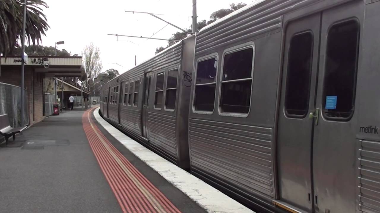 Hitachi at Seaholme - Metro Trains Melbourne - YouTube