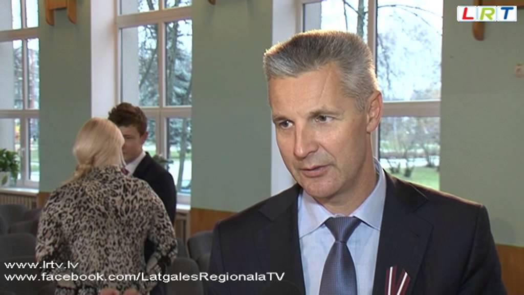 Daugavpils Krievu vidusskolas-liceja skolnieki par Latviju - YouTube