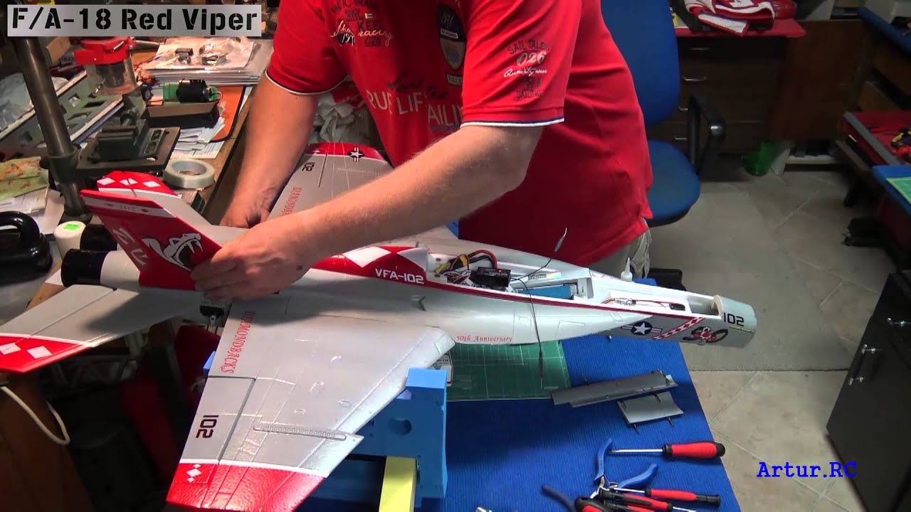 F/A-18 Red Viper assembly - instalation 70mm EDF Jet - YouTube