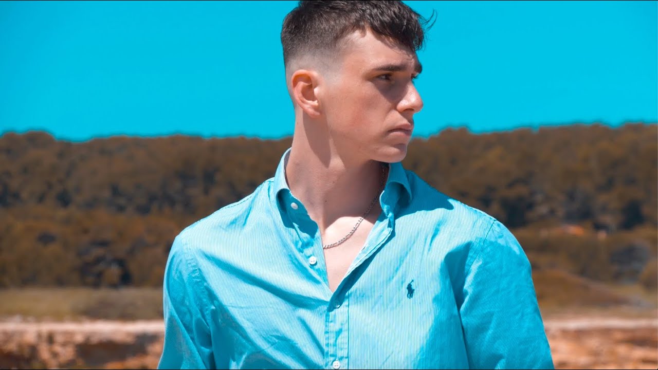 ZMK - Bella (CLIP OFFICIEL) - YouTube