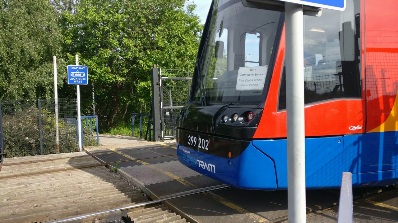 sheffield supertram tram-train 202 - YouTube