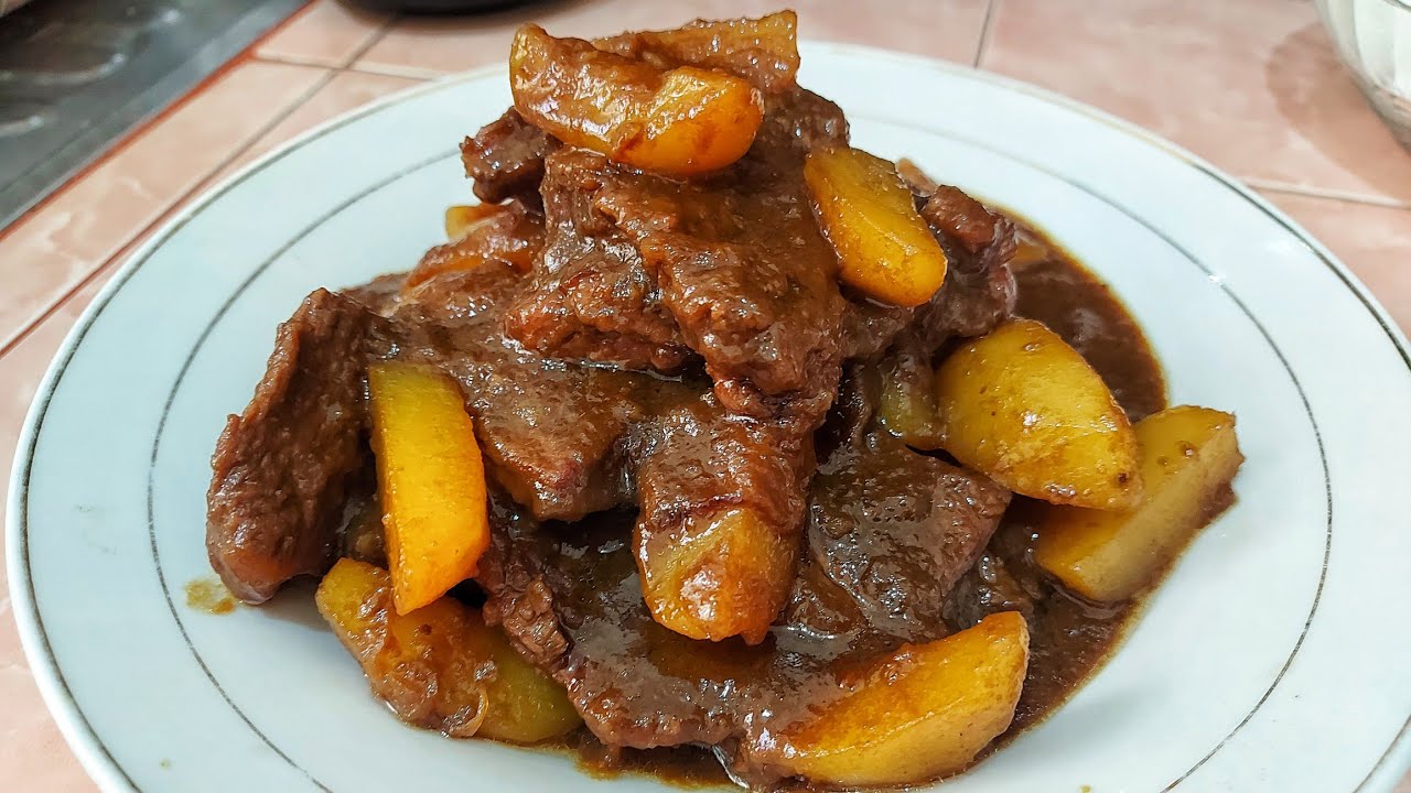 SEMUR KECAP DAGING SAPI & KENTANG - YouTube