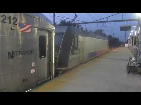NJ Transit Bombardier ALP-46A #4639 Departing Hamilton With Bi-Levels - YouTube
