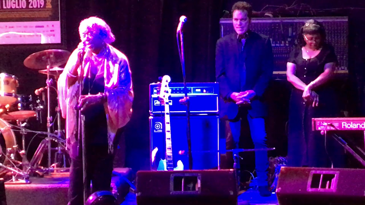Mari Harris @ Wee Willie Day 12/22/2019 @ MMC Minnesota #1 - YouTube