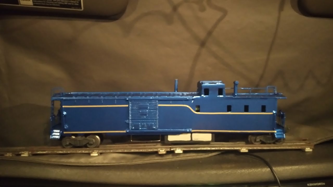 o scale kitbash update. how I get my gold pinstripe. - YouTube