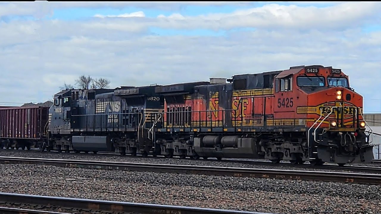 BNSF 5425 & NS 9820 Leads Ballast Train at Saginaw - YouTube
