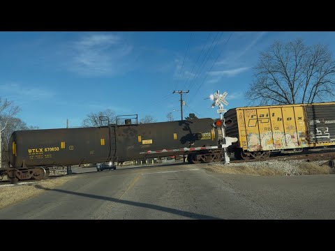 [New Signal] KCS 1912 Local Train North | E Linden St Railroad Crossing (ALMOST MISSED 😟) - YouTube