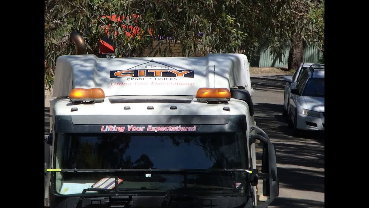 Britax BF620 Amber LED Strobe/Rotating Mini Lightbars #2 - YouTube