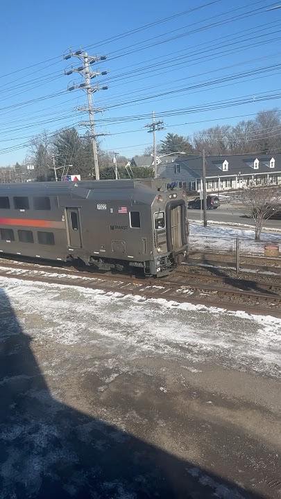 NJ Transit Train 7022 through Little Silver - YouTube