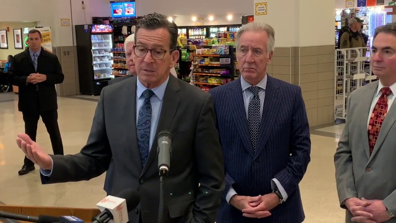 CT Governor Malloy thanked at Springfield Union Station - YouTube